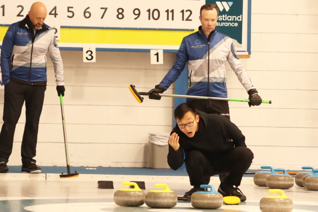 PHOTOS: Victoria rinks earn Prestige curling cash in Vernon | Nelson Star